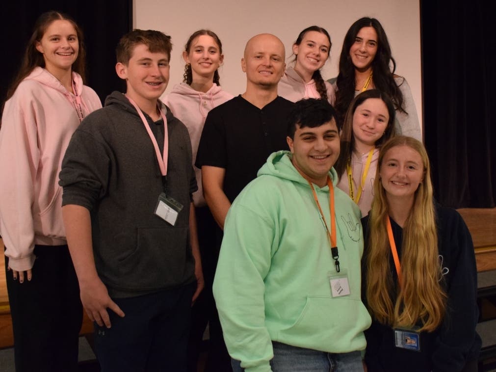 Sandro Hatibovic Brings Comedy Performance To Massapequa ASL Club