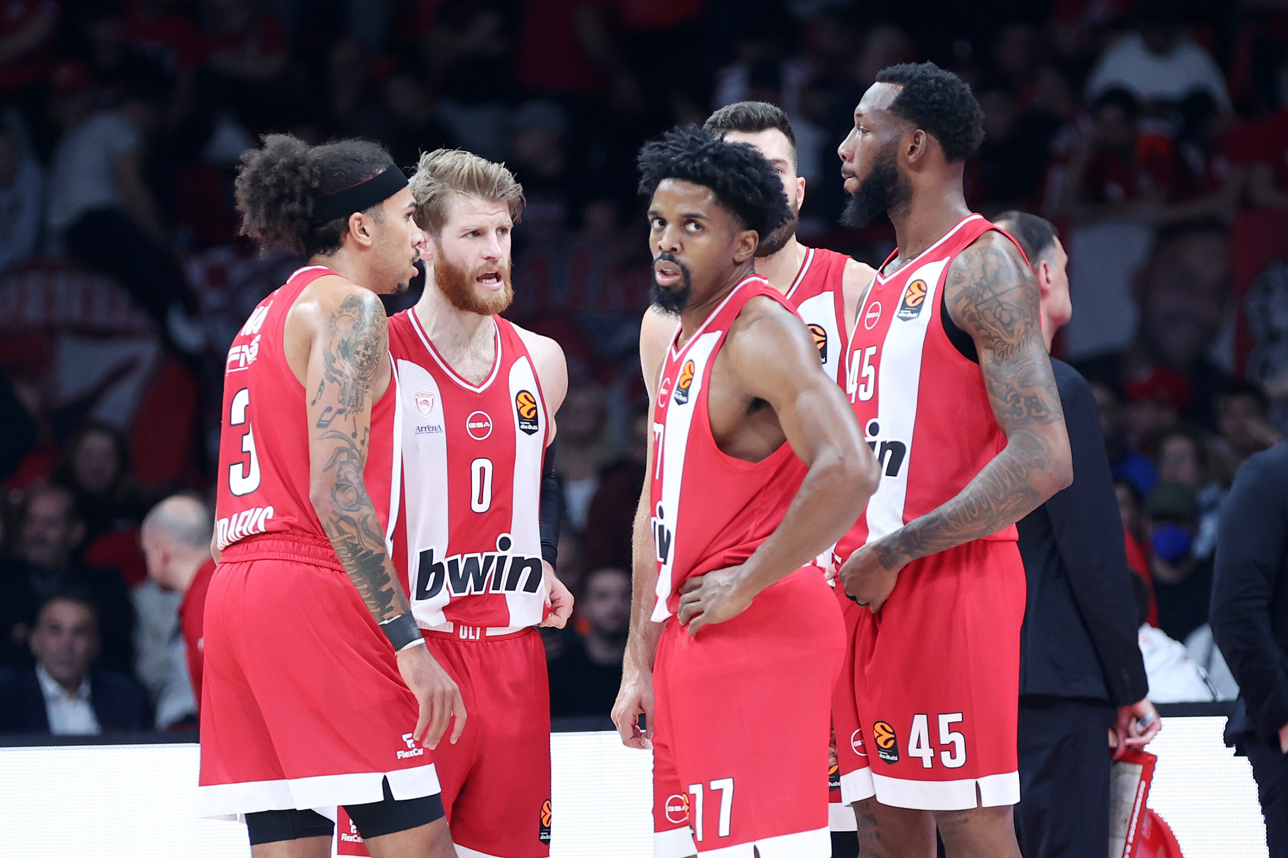 Euroleague: «Πύρρειος» νίκη του Ολυμπιακού με φόντο τον τραυματισμό του ...
