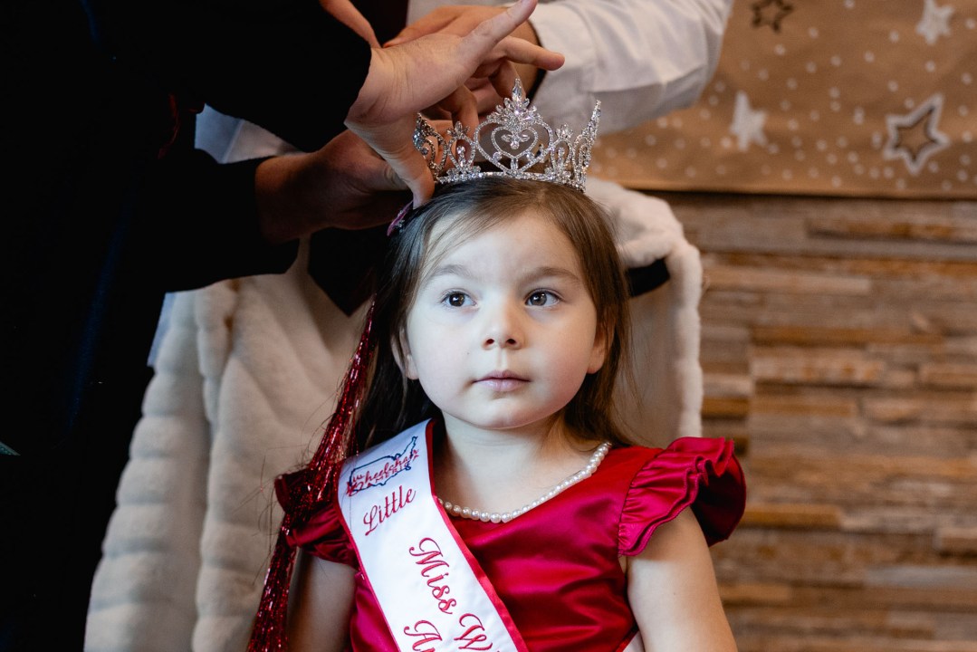 4-year-old from West Michigan crowned Little Miss Wheelchair America