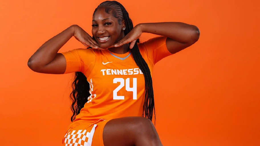 Gabby Minus Signs With Tennessee Lady Vols Basketball
