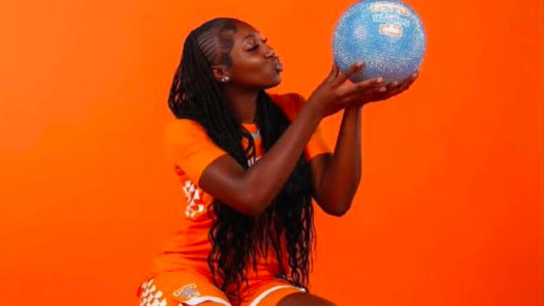 Gabby Minus Signs With Tennessee Lady Vols Basketball