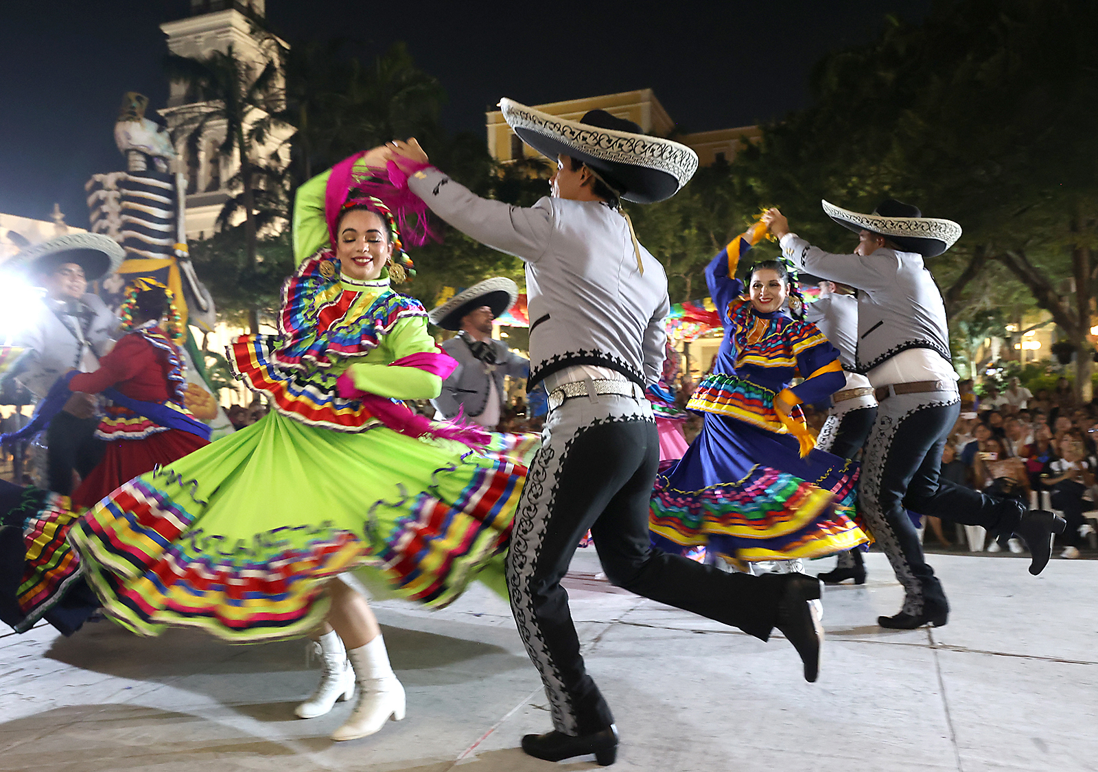 Photos | Esperanza del Valle Folklórico exudes color, movement and ...