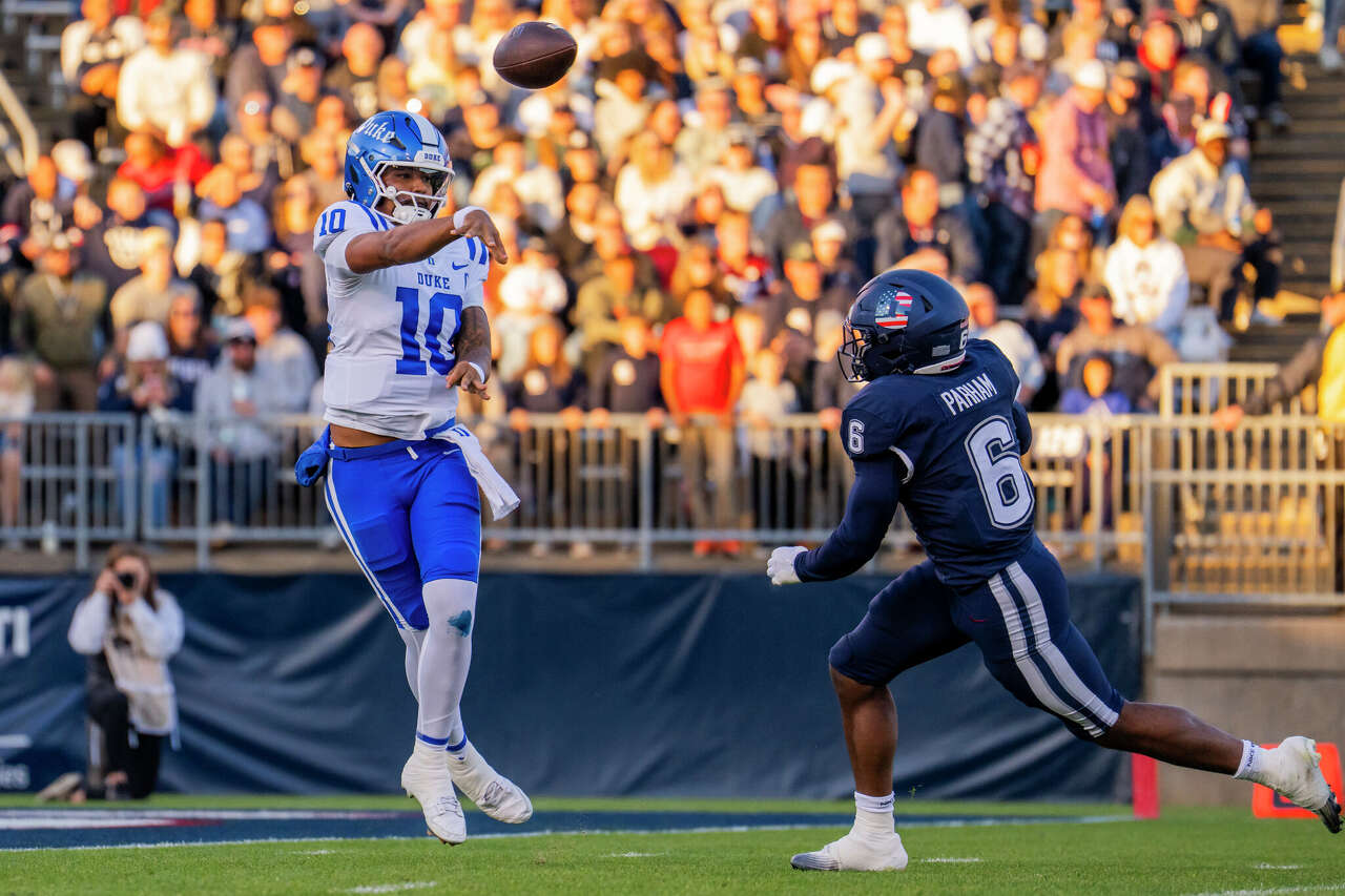 Two UConn football players named semifinalists for national awards