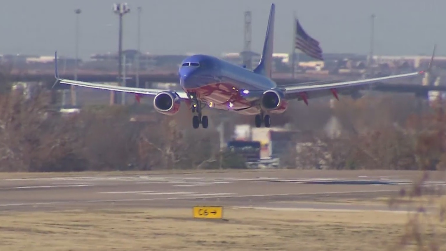 Flight delays continue in Dallas as end to government shutdown looms