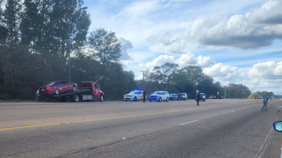 19-year-old arrested, 2 wanted after chase in Jackson