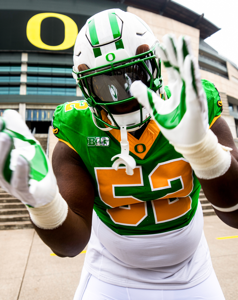 Oregon Ducks break out new helmet combo for Friday Night Lights vs ...