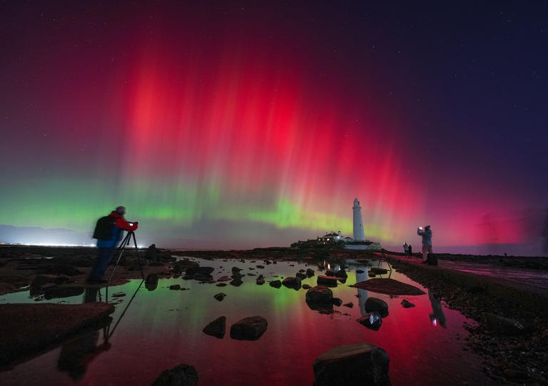 Stunning northern lights up skies across US and beyond — rare spectacle ...