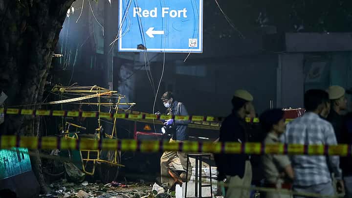 Delhi Blast Live Updates: Police Search Gautampuri For Prime Suspect Dr ...