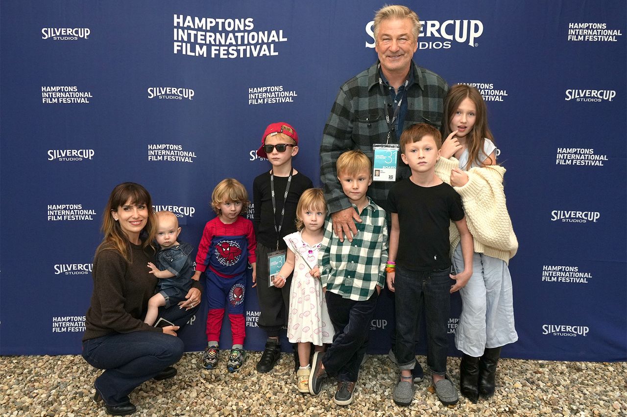 Hilaria Baldwin Says Her 26-Year Age Gap with Alec Baldwin Can Be a ...