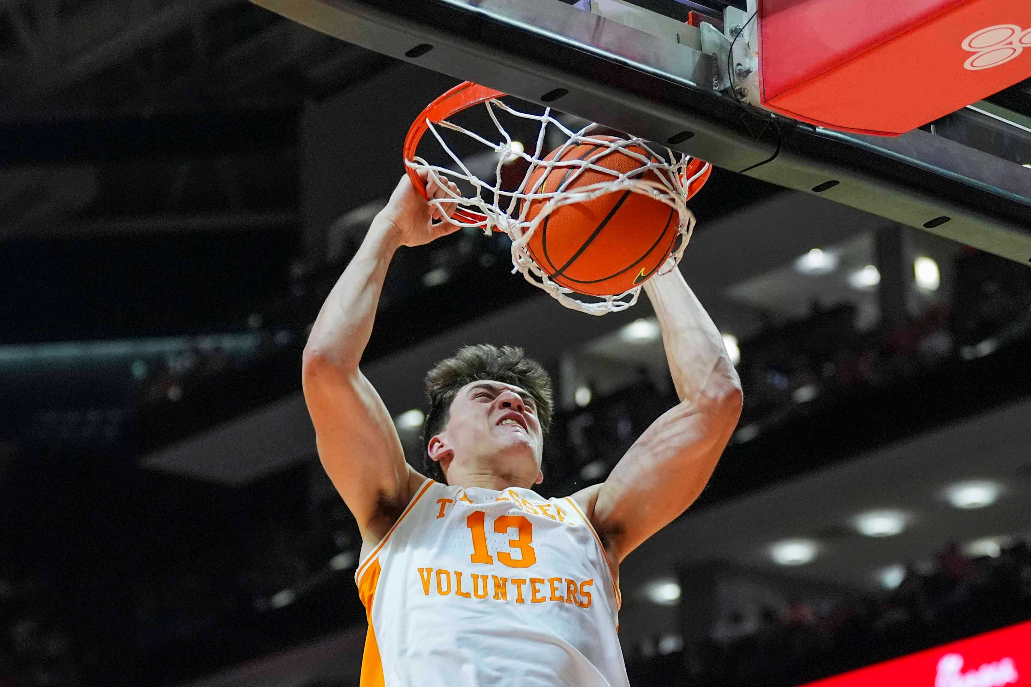 J.P. Estrella leaves Tennessee basketball vs Rice with left leg injury