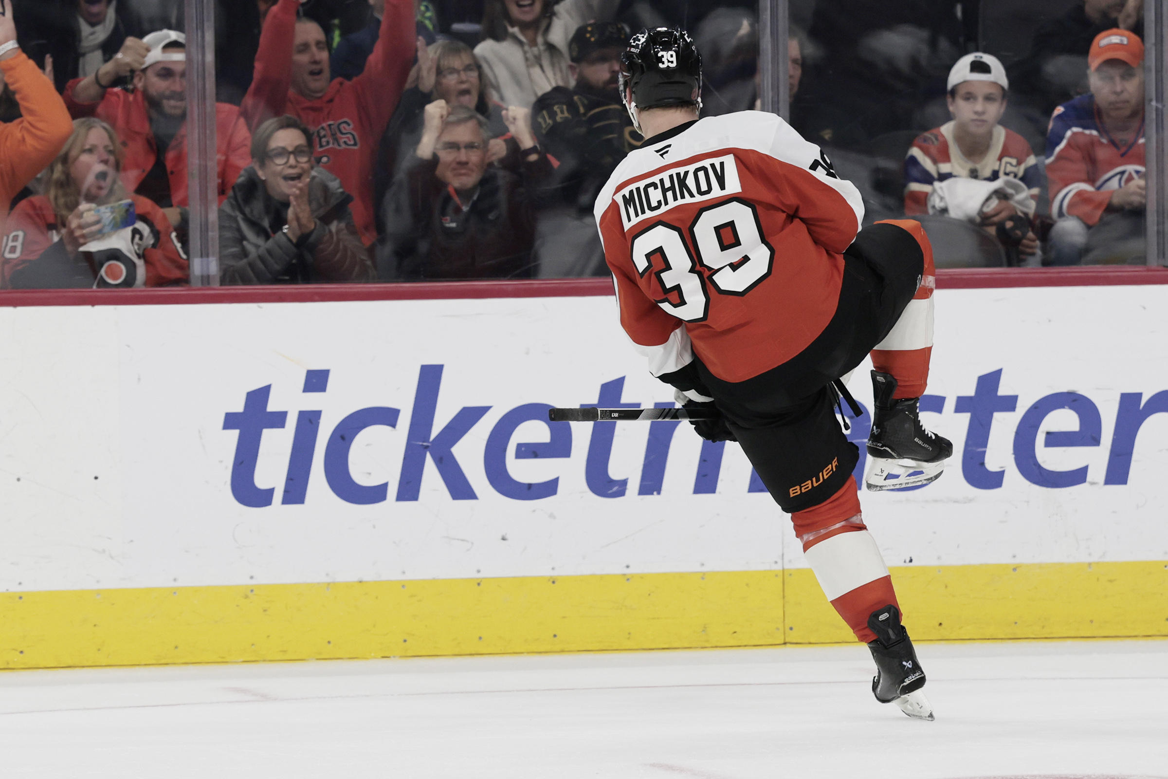 Matvei Michkov scores for a third straight game, but Flyers lose to ...