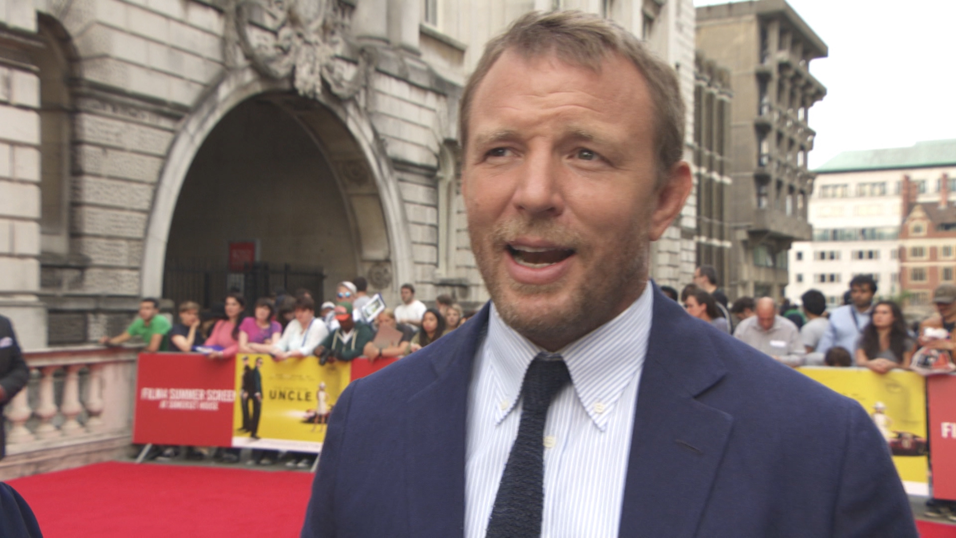 Von Grit zu Glamour: Die Entwicklung von Guy Ritchie