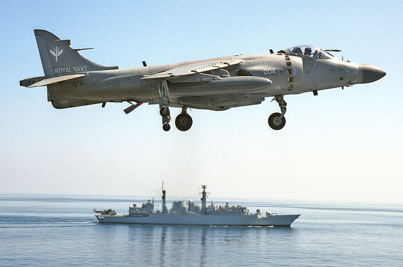 Un pilote explique pourquoi l'avion à réaction Harrier est génial