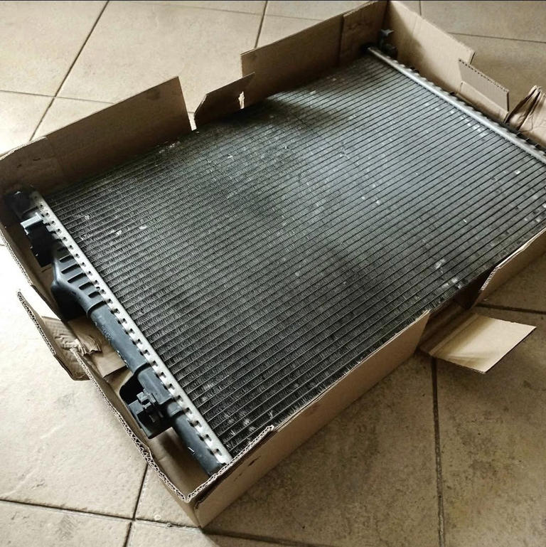 Kisi radiator mobil penyok bisa pengaruhi proses pelepasan panas