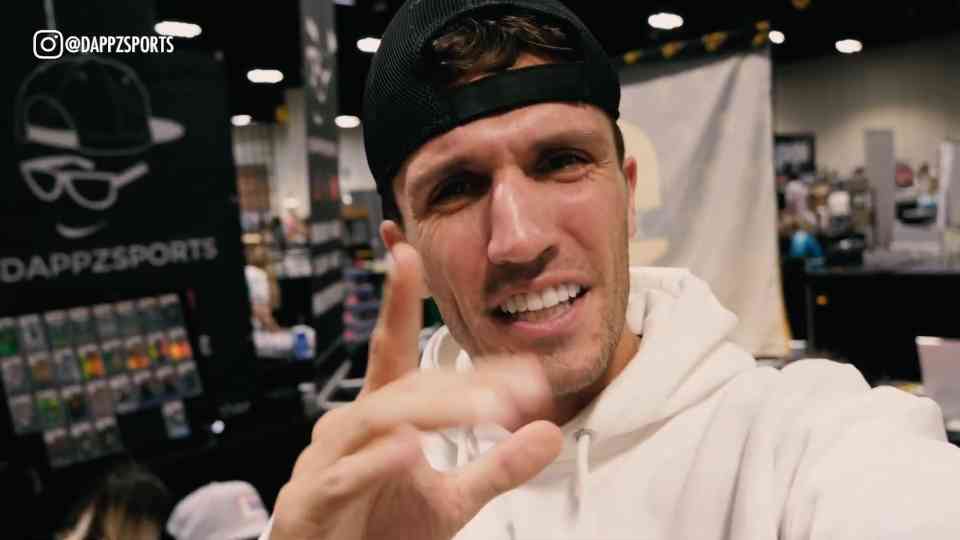 RIPPING sports cards with ANTONIO BROWN!