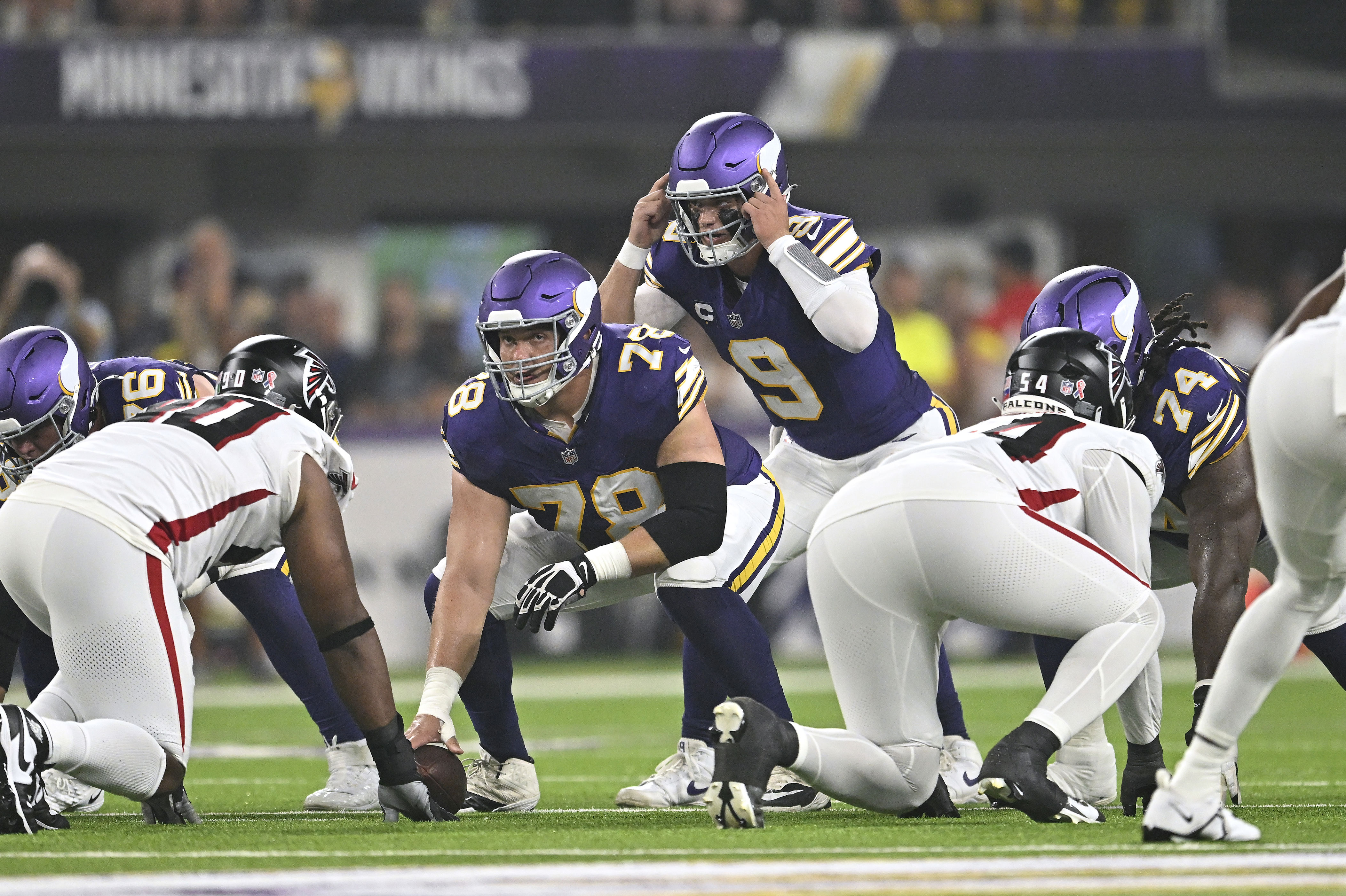 Vikings Open Practice Window for C Ryan Kelly