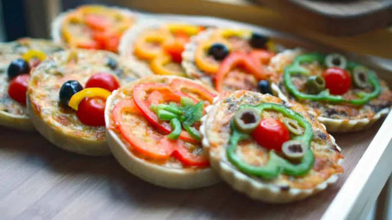 Mini Pizza Varieties To Make With Kids On An Infrared Cooktop
