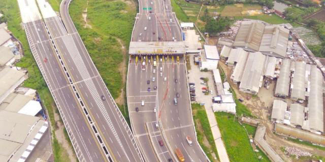 Preocupación en la Vía al Mar por jóvenes que lanzan bolsas y se ...