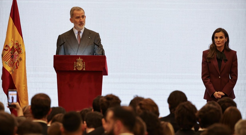 Felipe VI defende diálogo com China sem abdicar da democracia e dos ...