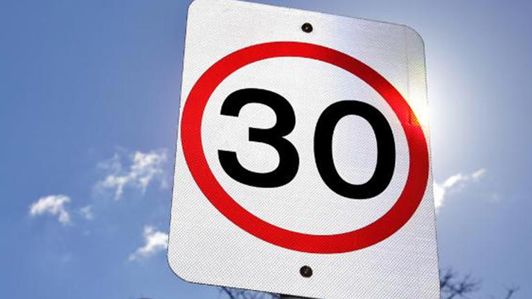 Doctors and road safety experts call for lower speed limits in NSW ...