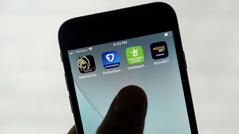 Online gambling is growing in popularity. Here's how to avoid its ...