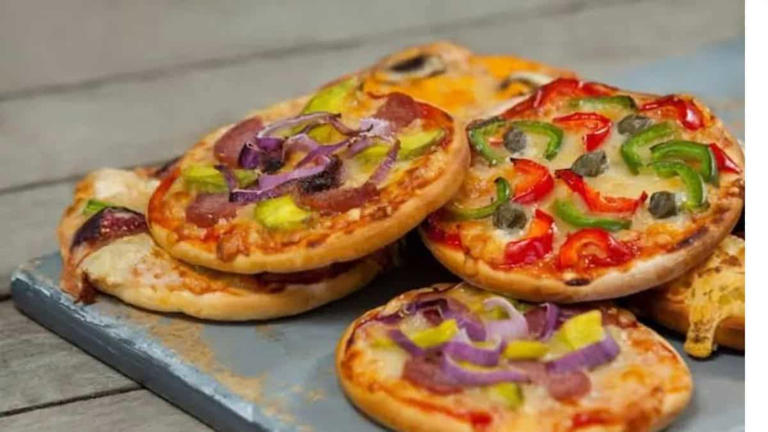 Mini Pizza Varieties To Make With Kids On An Infrared Cooktop