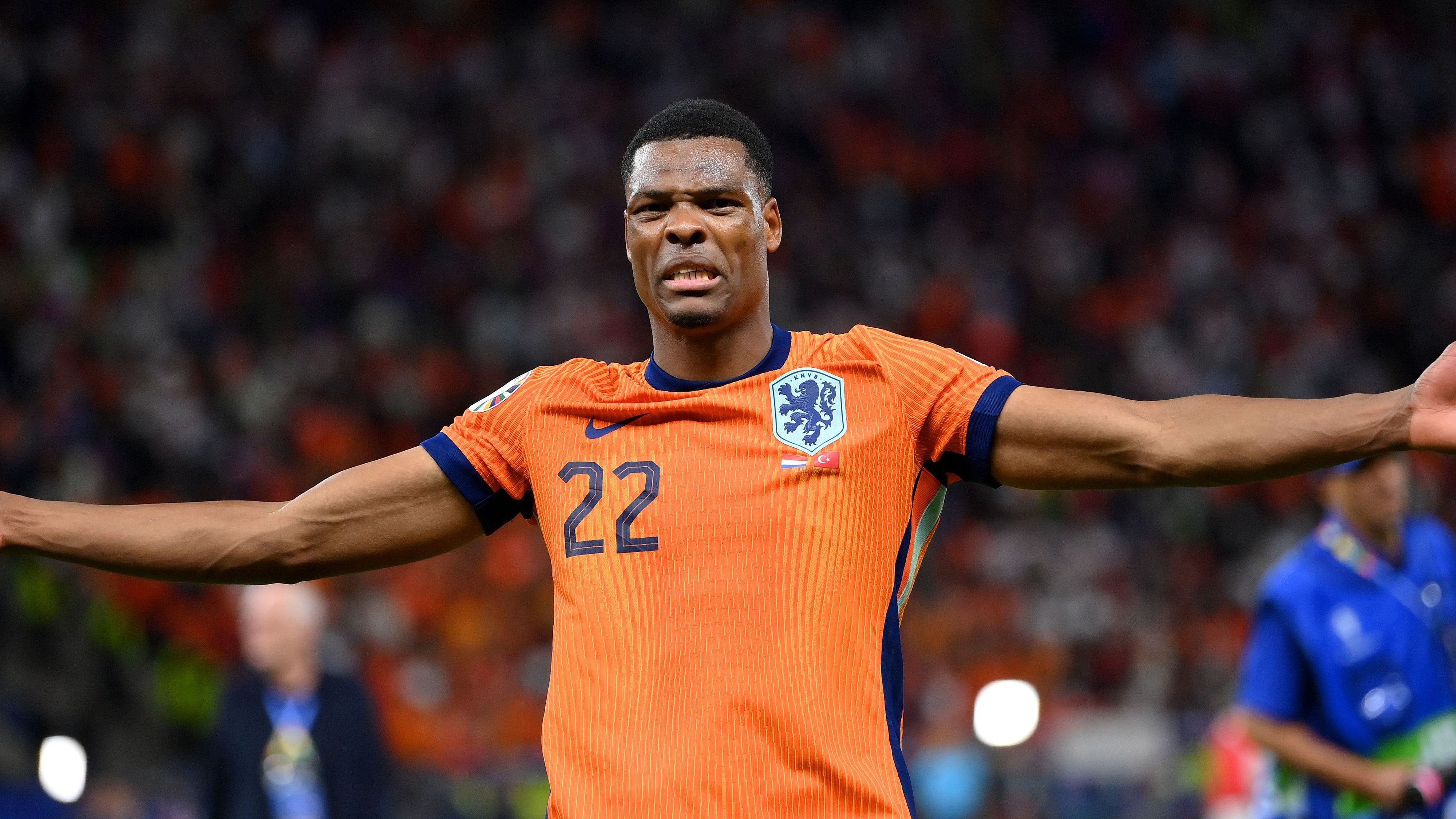 Tandem met Dumfries in Nederlands elftal? 'Ik snap dat Koeman potentie ...