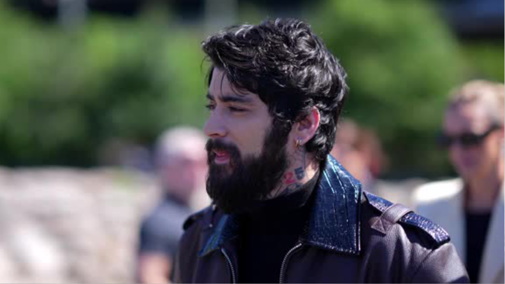 Zayn Malik reunites with One Direction