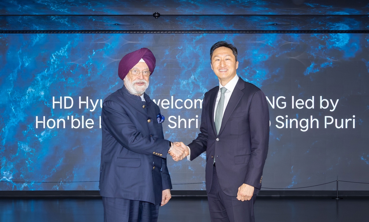 (LEAD) HD Hyundai chief, Indian minister discuss partnership in ...