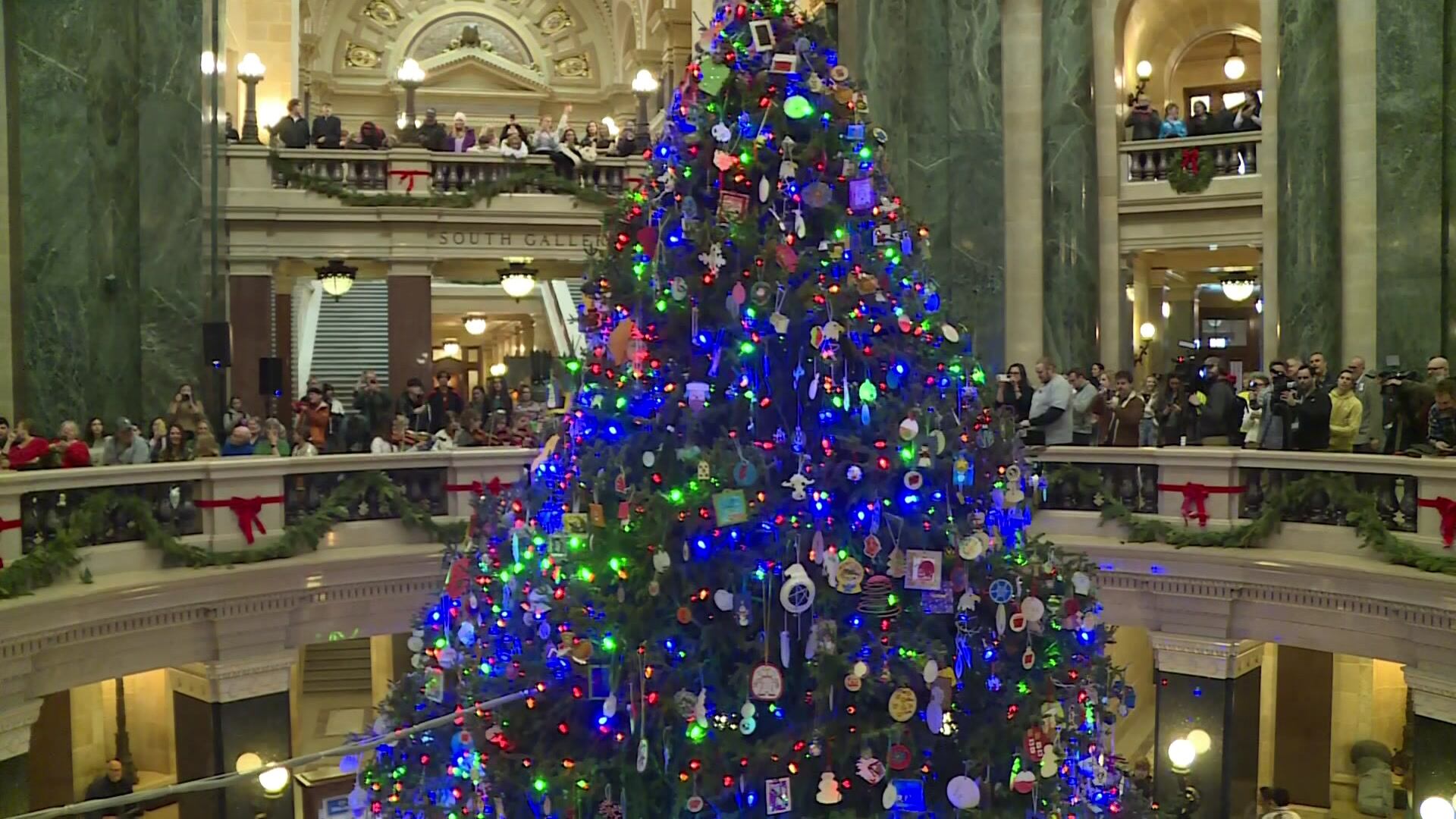 Wisconsin Capitol Holiday Tree theme announced; students asked to send ...
