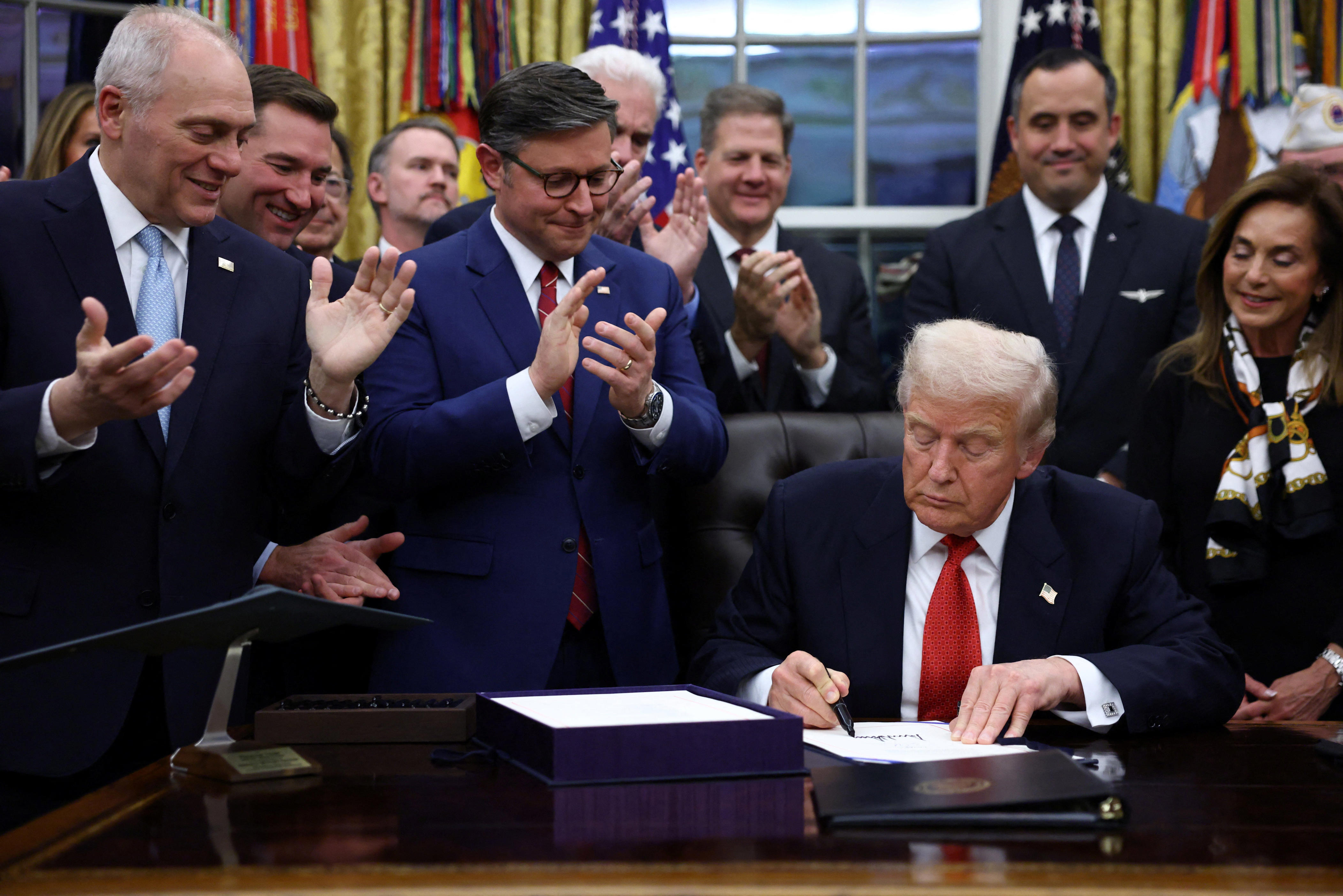 Are we really getting $2,000 tariff checks? Trump, White House still ...