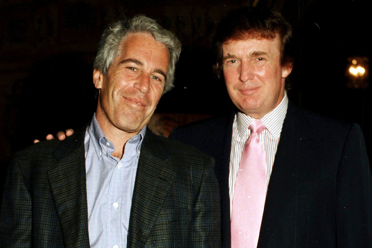 Epstein offered to out Trump with private photos : Live