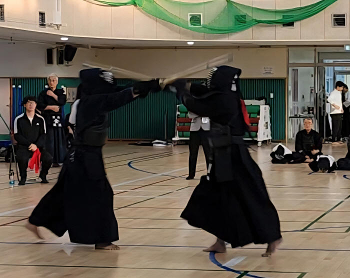 With the dignity of a woman's life... Senior Kendo Autumn Competition ...