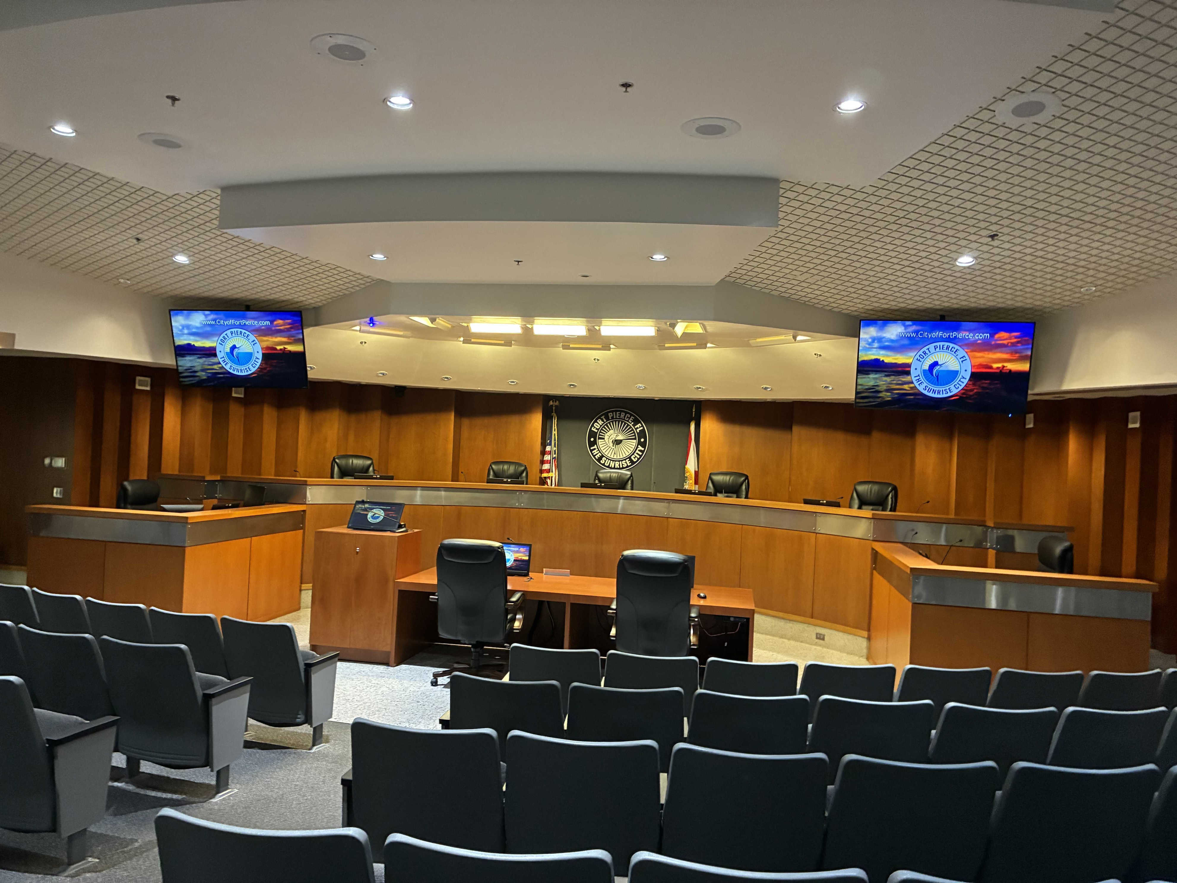 A new top cop: Fort Pierce approves David M Smith as police chief