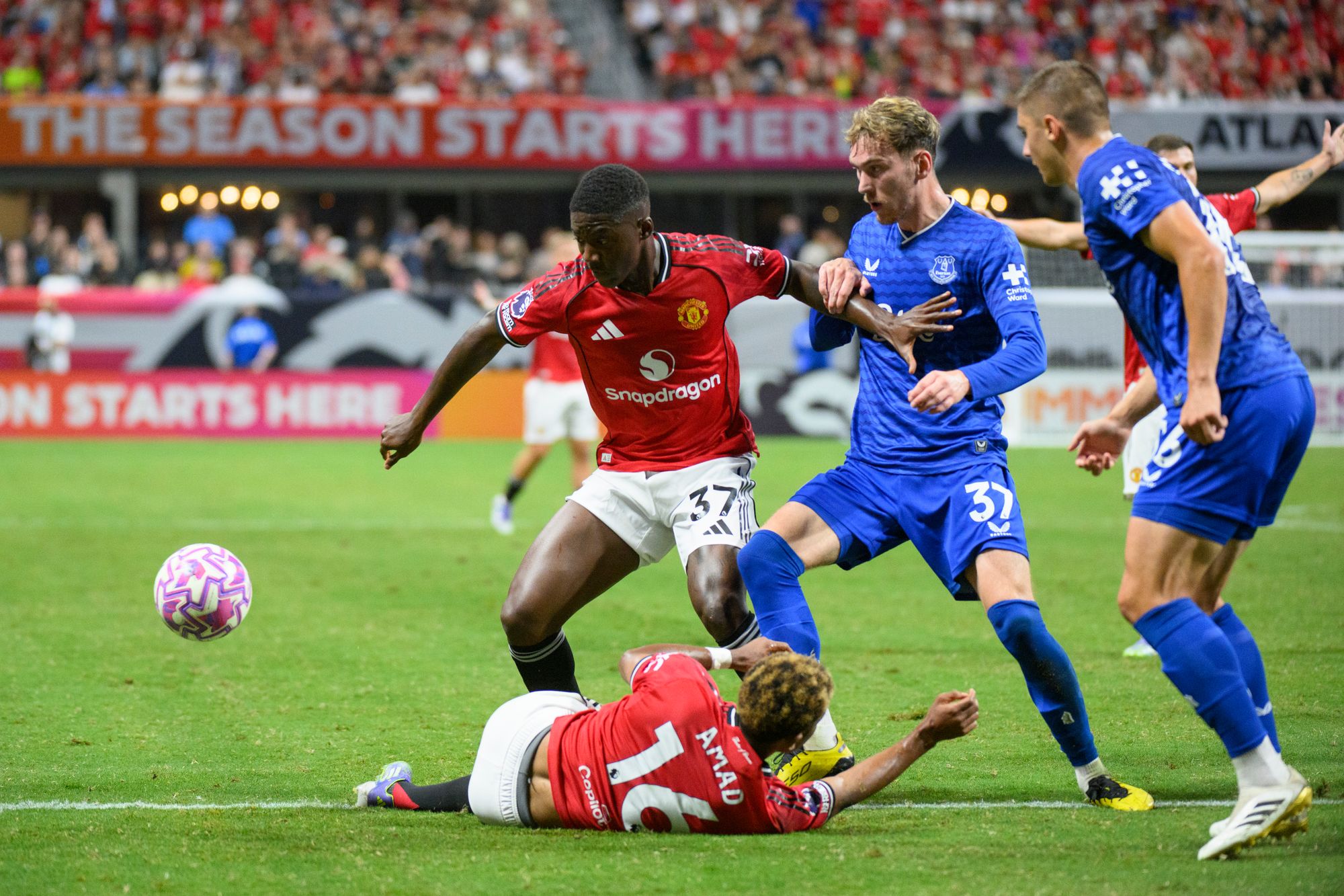 Man Utd vs Everton early injury news as one player ruled out with five ...