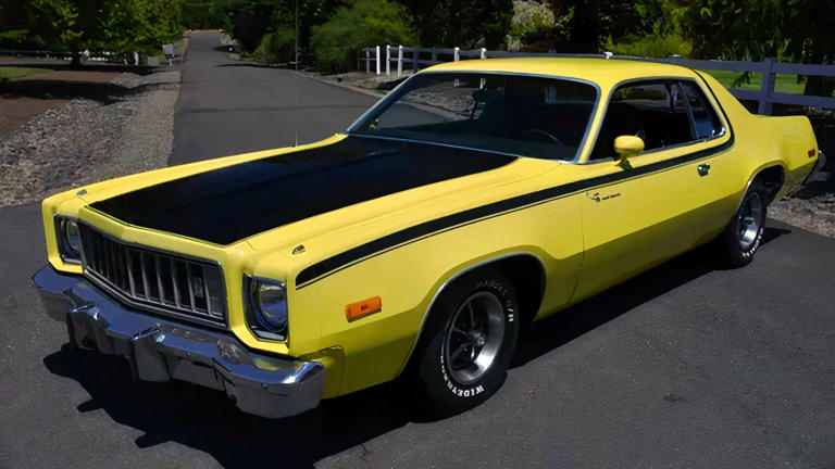 Plymouth Road Runner Generations Guide: Engines, Trims, Specs & Value