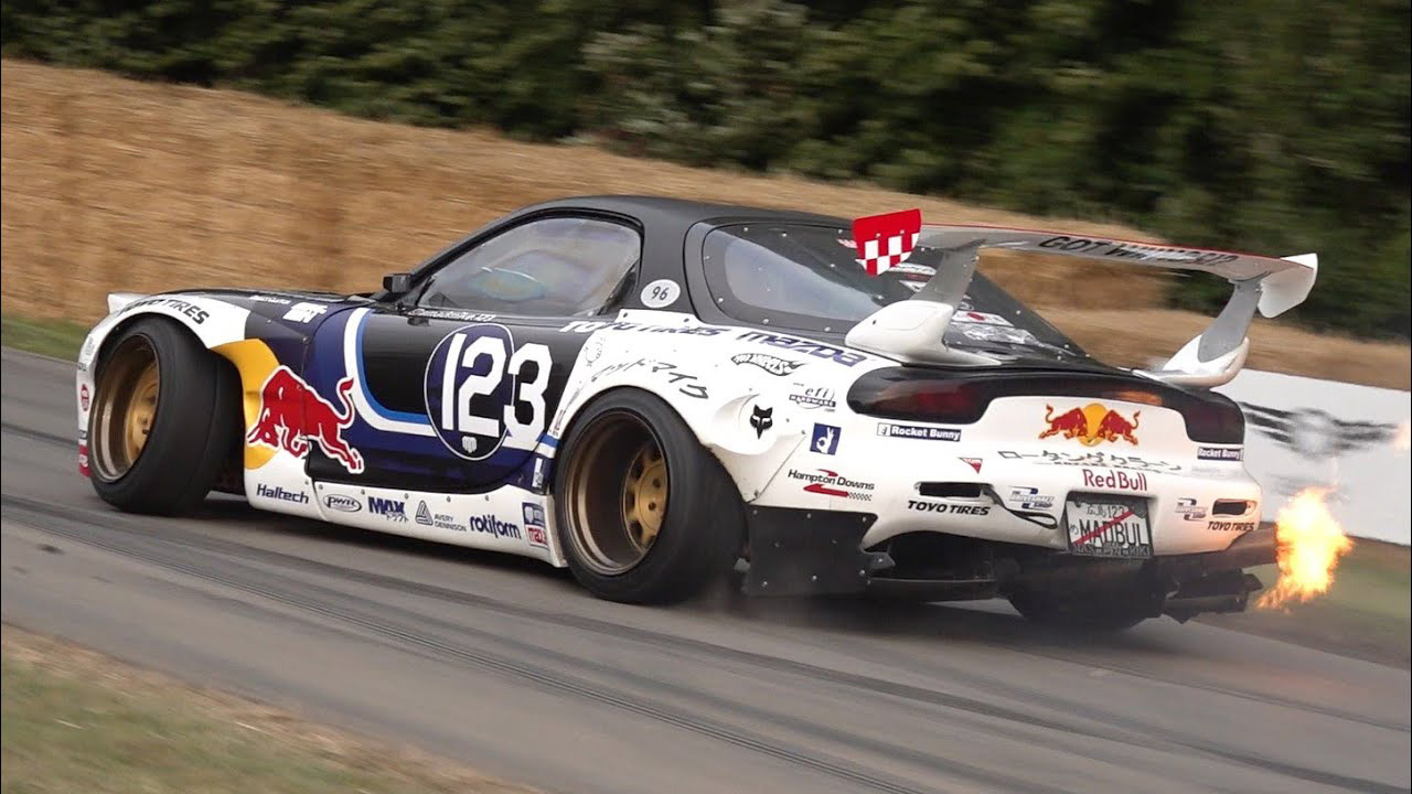 Mazda RX-7 26B Quadrirotore: fiamme e spettacolo in pista