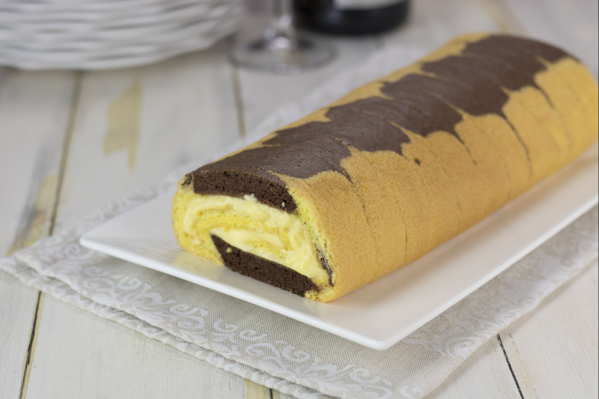 Two-tone roll with zabaglione