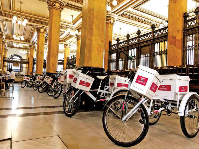 El cartero, oficio que perdura a pesar de la era digital; Servicio Postal