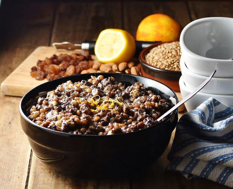 Traditional Christmas Desserts From Different Countries And Their Stories