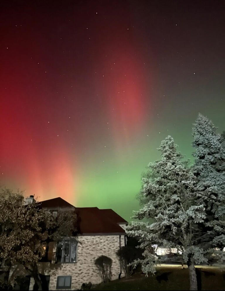 Stunning photos capture rare northern lights over Iowa