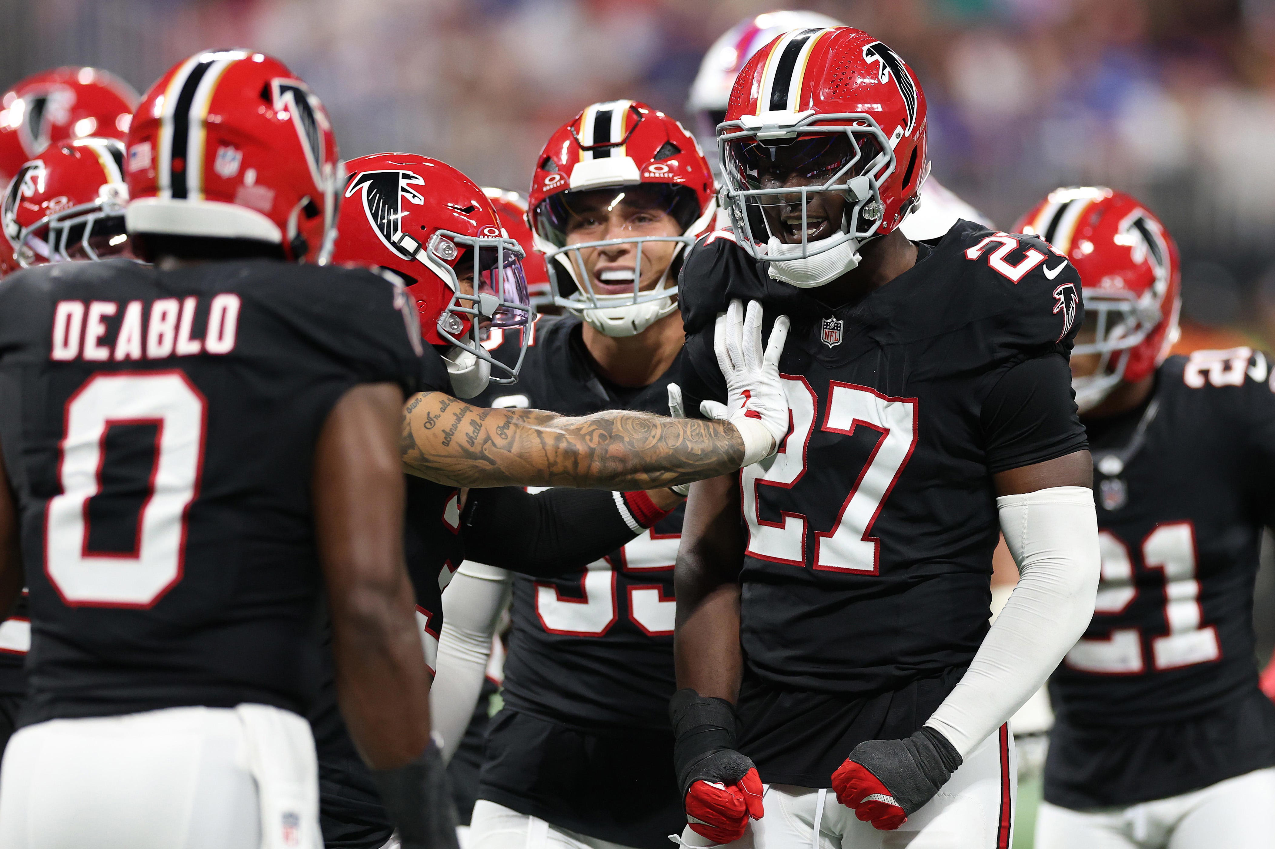 Look: Falcons rookie James Pearce Jr. records sack in sixth straight game