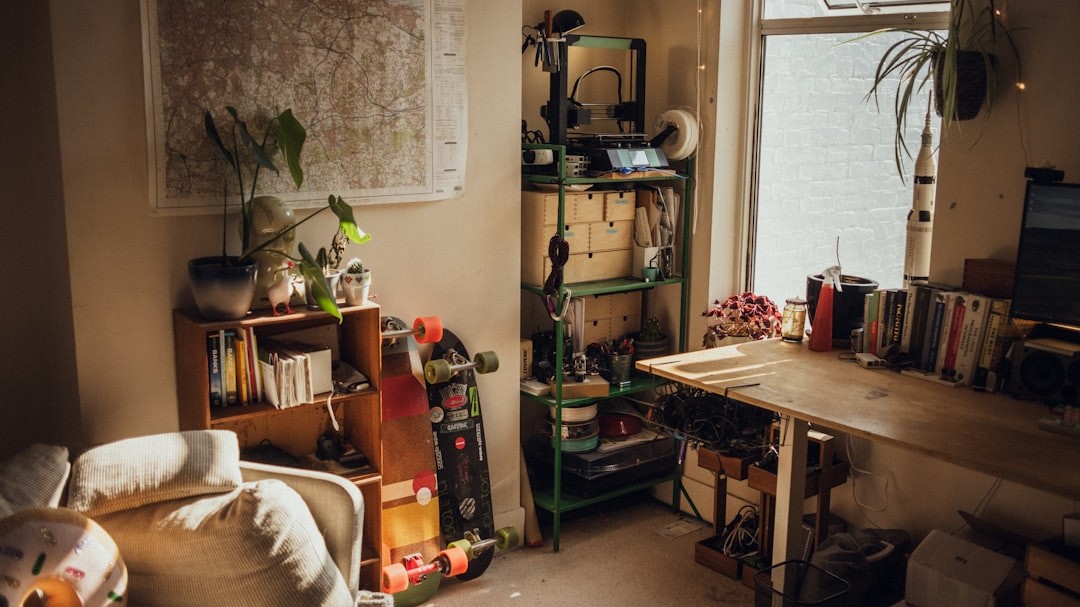 8 Things Real Estate Agents Say Buyers Instantly Notice When Touring Homes