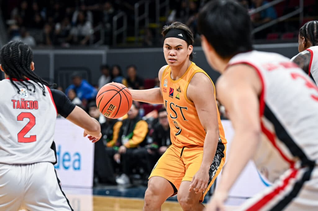 Cabañero leads UST, snaps 4-game skid with lopsided win over UE