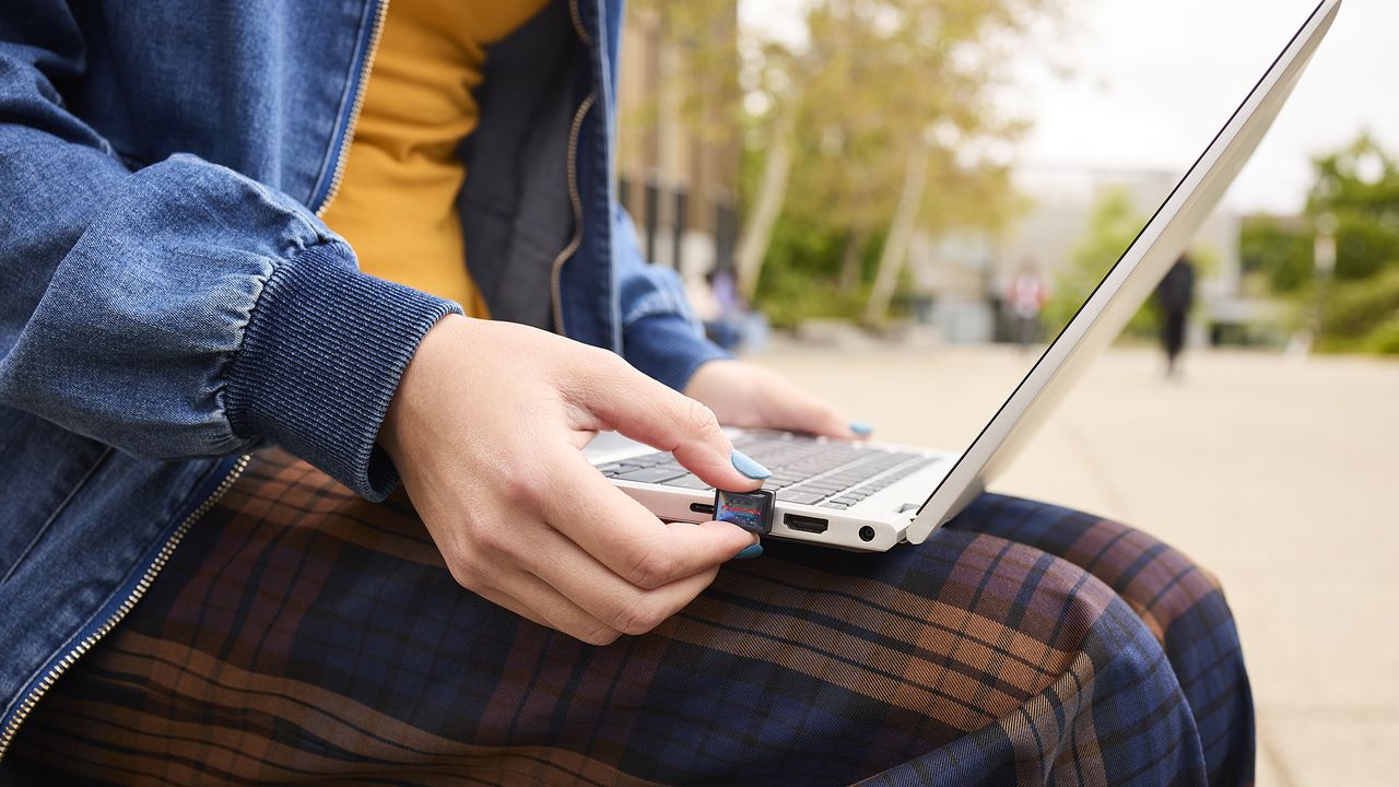 This tiny, cute USB-C drive is actually a monster with 1TB of superfast ...