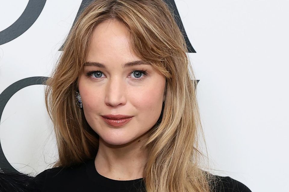 Eyeliner bei Schlupflidern: Mit Kajal die Augen größer schminken