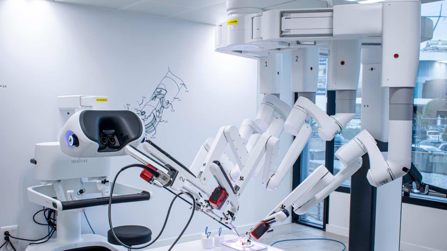 Quirónsalud incorpora en Madrid los primeros tres robots Da Vinci de ...