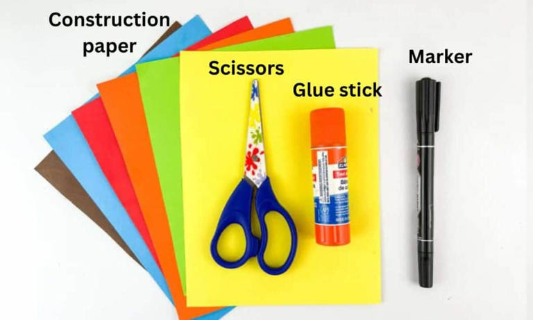 Easy Christmas Tree Handprint Craft for Toddlers (Guaranteed Giggles!)