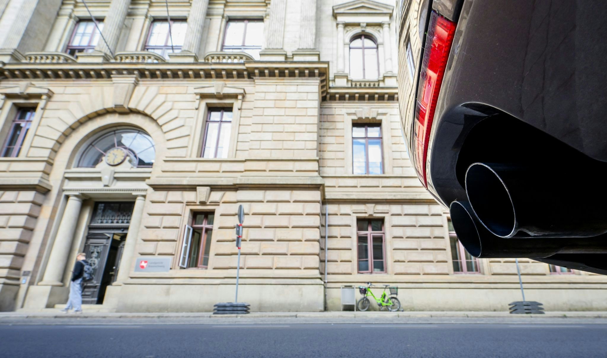 VW-Dieselskandal: Angeklagter in Klinik: VW-Dieselprozess verzögert