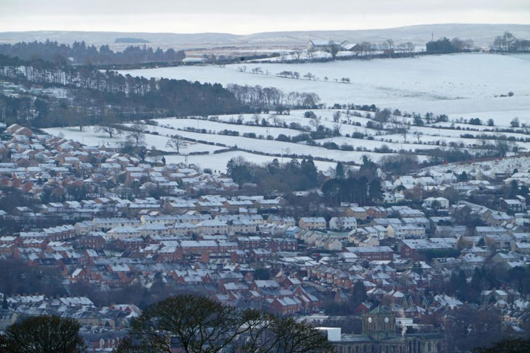 UK weather: Bitter Arctic chill set to bring early taste of cold and ...